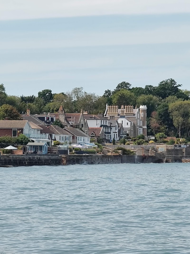 Tourist Map of Isle of Wight - Coastal Charm & Fossil-rich Beaches ...
